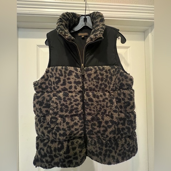 PJ Salvage | Jackets & Coats | Pj Salvage Fluffy Leopard Print Vest Sz ...